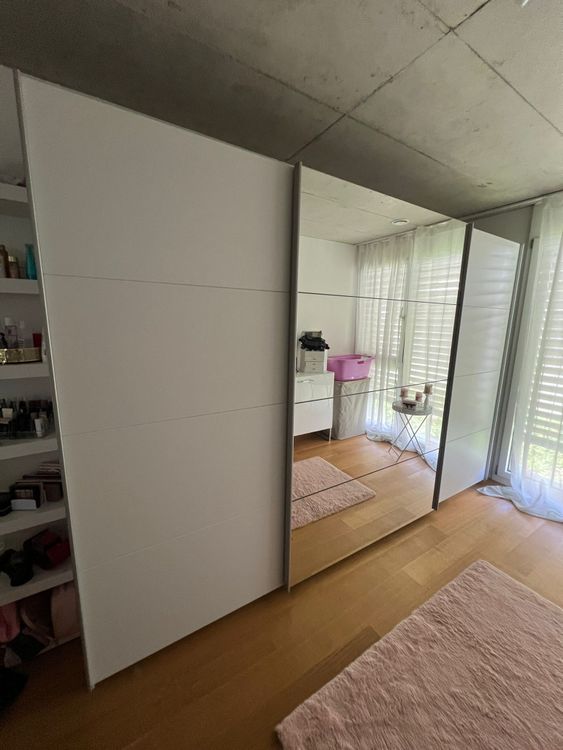 Geräumiger Kleiderschrank mit Spiegeltüren (Gebraucht) in Nussbaumen AG für CHF 850 – nur ...