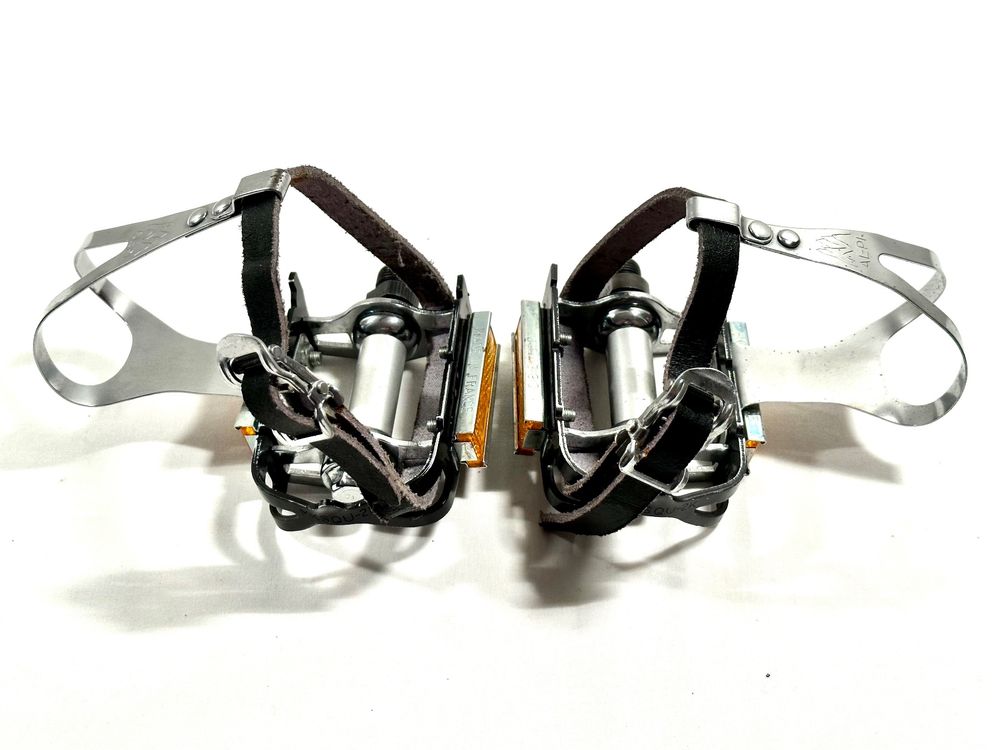 MKS QU-2K Vintage Pedals Pedalen AL-PI Haken mit Lederriemen (Gebraucht ...