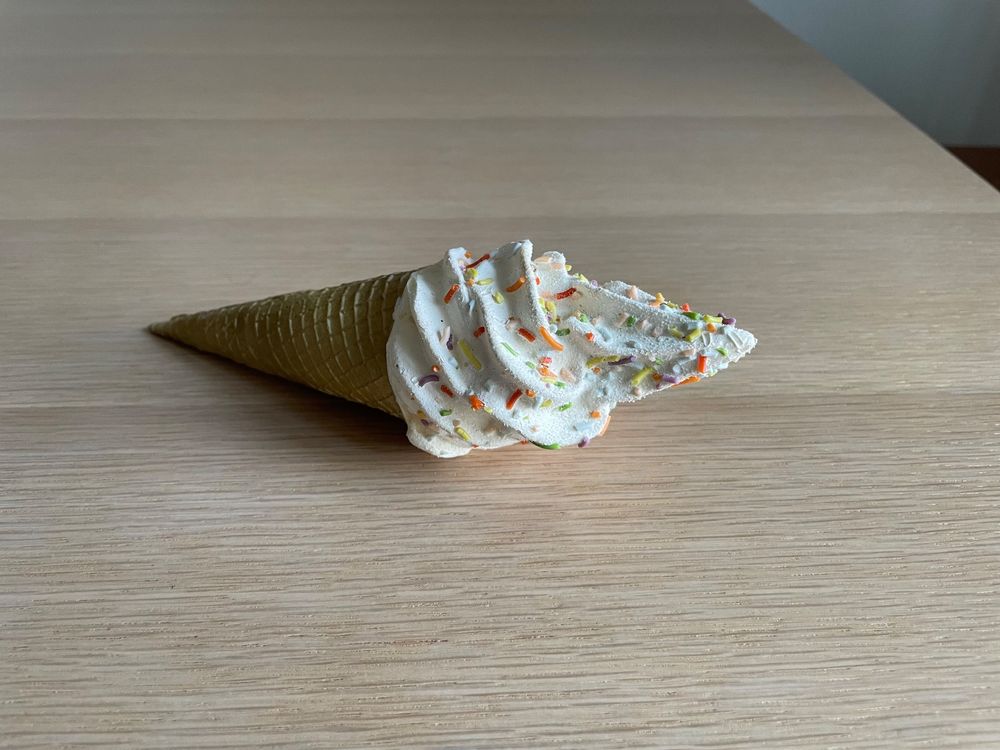 Künstliche Lebensmittel: Glace Eis Cornet | Kaufen auf Ricardo