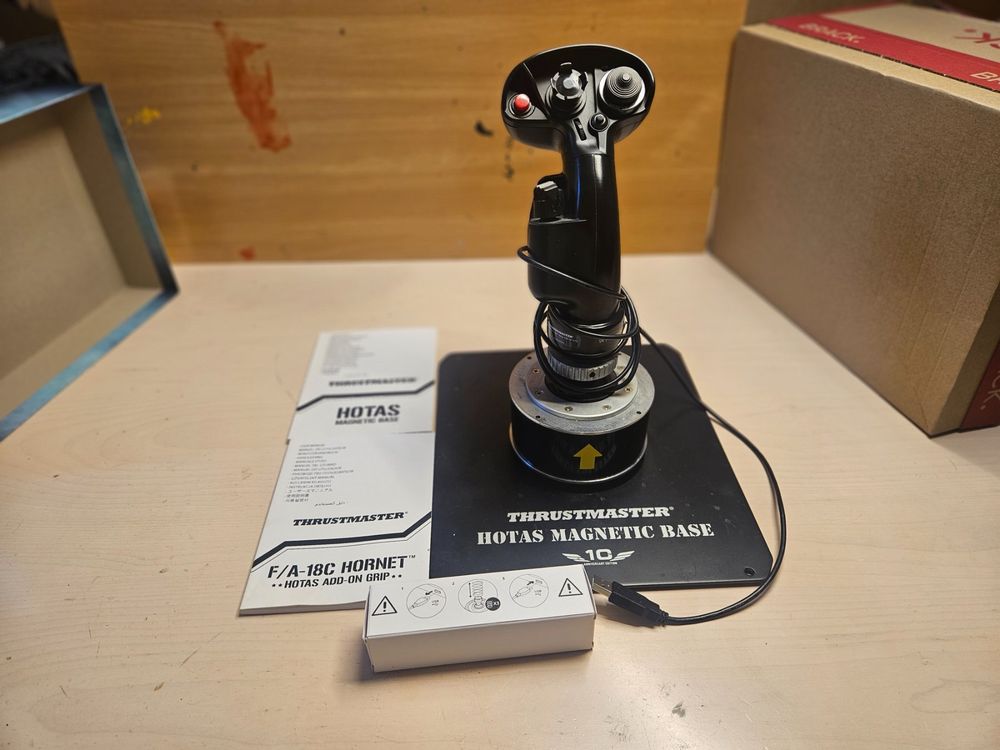 Thrustmaster F/A-18C Hornet Stick (Gebraucht) in Mosnang für CHF 200 ...