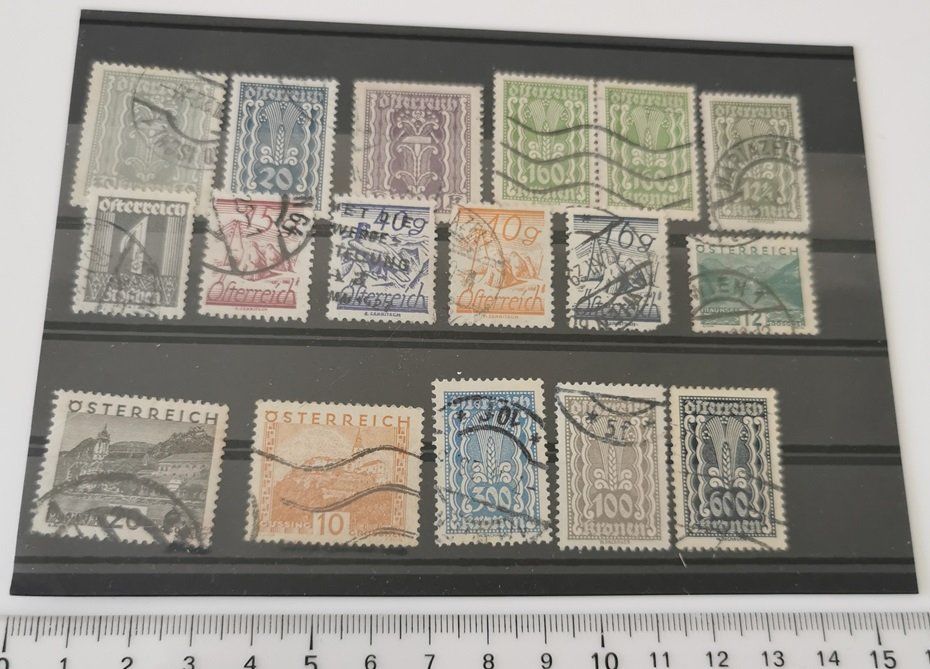 Österreich - 17 uralte Briefmarken um 1920 (Gebraucht) in Wilen b ...