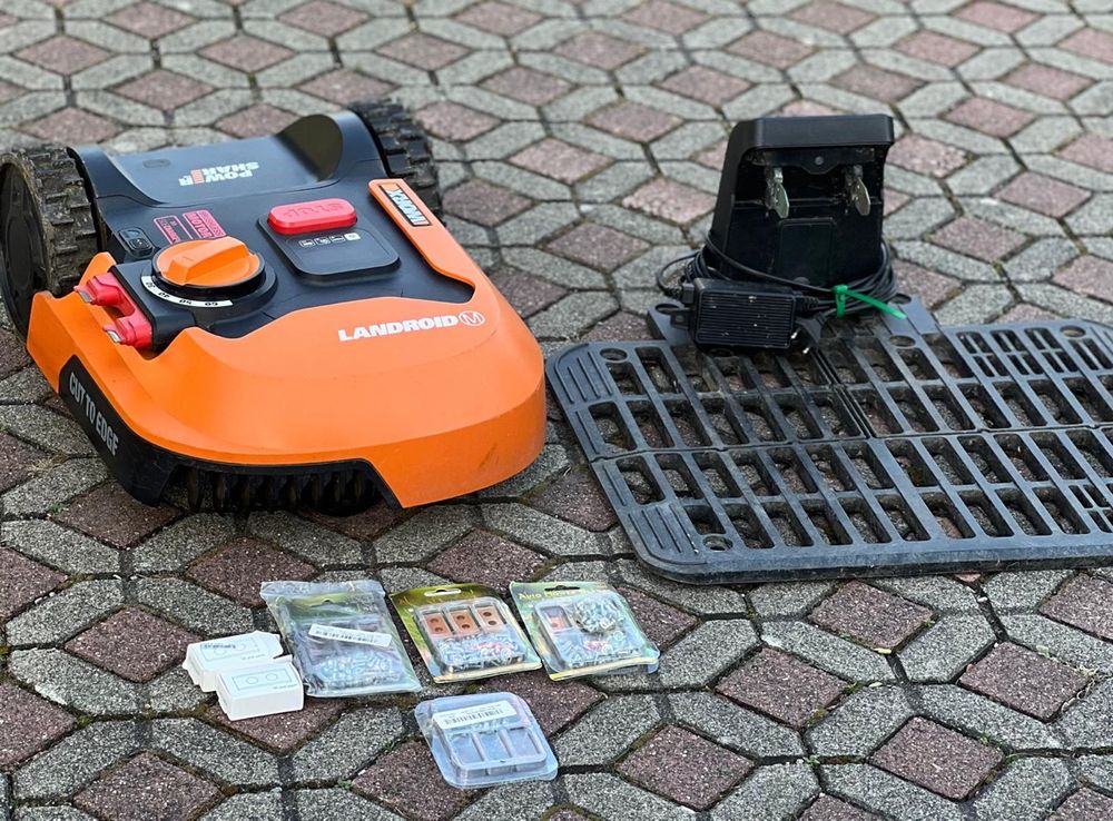 Worx Landroid Mähroboter WR141E - 3 Sommer gebraucht (Gebraucht) in ...