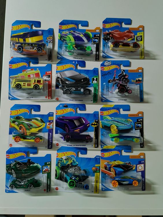 Hot Wheels 12 Stück (Neu und originalverpackt) in Flaach für CHF 15 ...