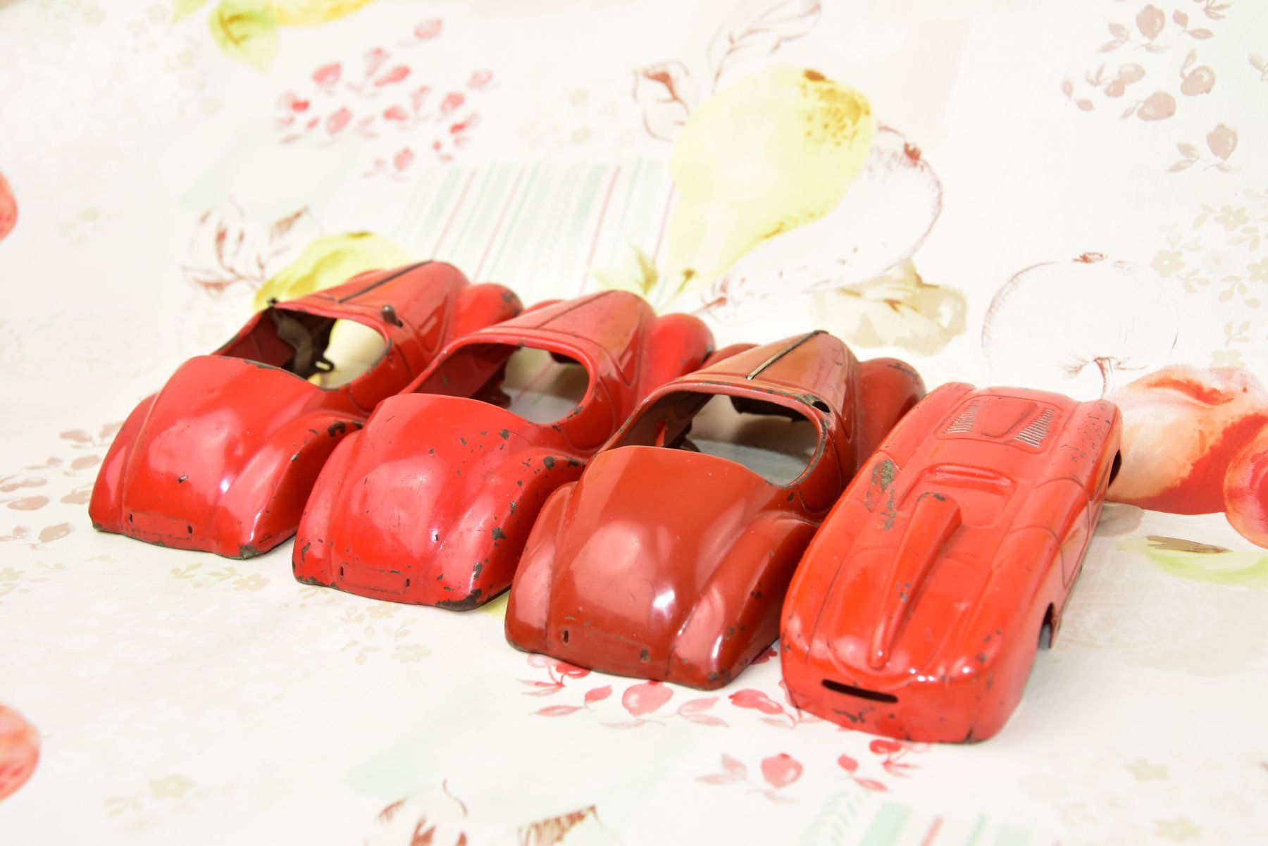 FÜR FR. 5.00 SCHUCO CAROSSERIE SCHROTTPLATZ 4 STÜCK METALL (Defekt) in ...