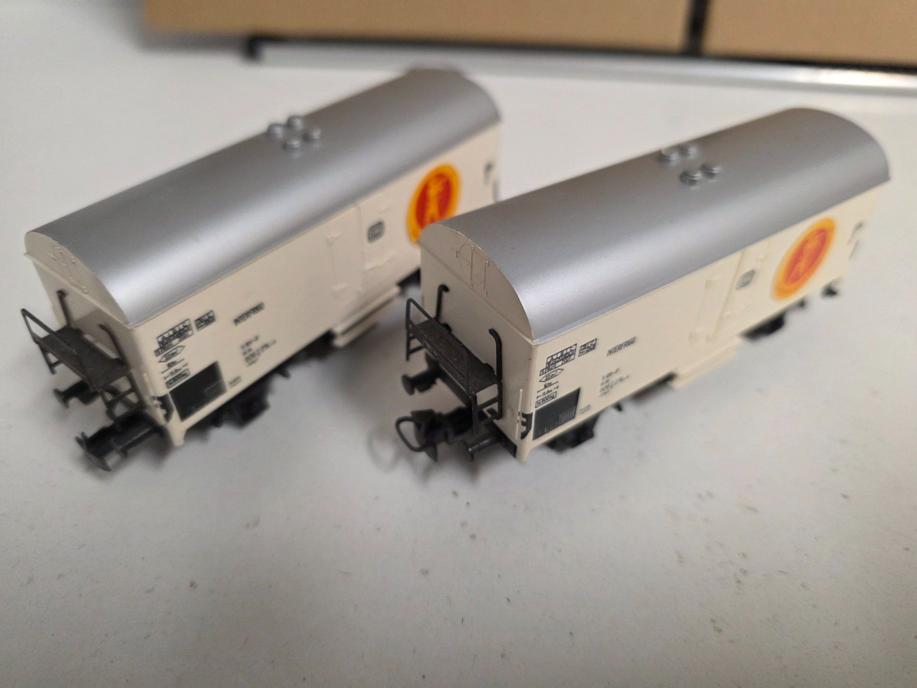 Märklin 2 wagons Schützengarten dès 1.-fr (Gebraucht) in bassecourt für ...