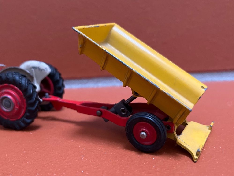 Corgi Toys Traktor & Massey-Ferguson 30 CWT Trailer (Gebraucht) in für CHF 19 – mit Lieferung ...