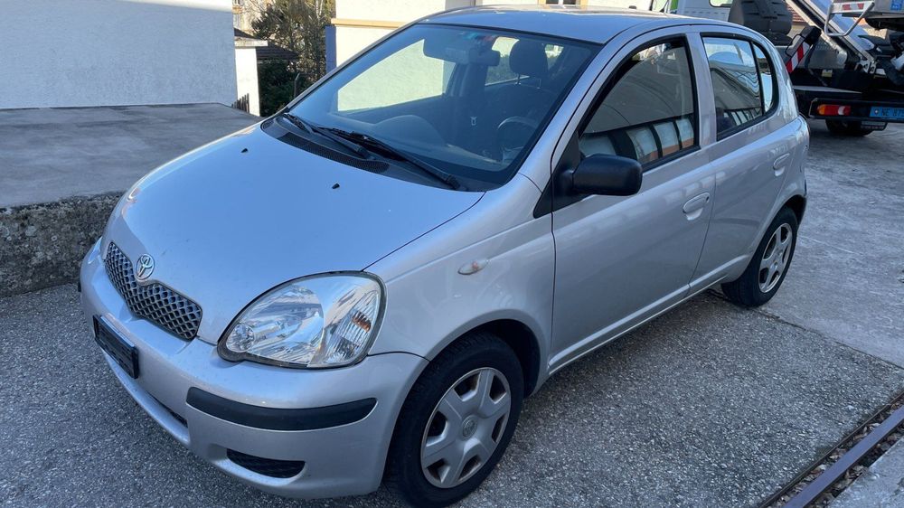 Toyota Yaris accidenté (Defekt) in neuchatel für CHF 440 – nur Abholung ...
