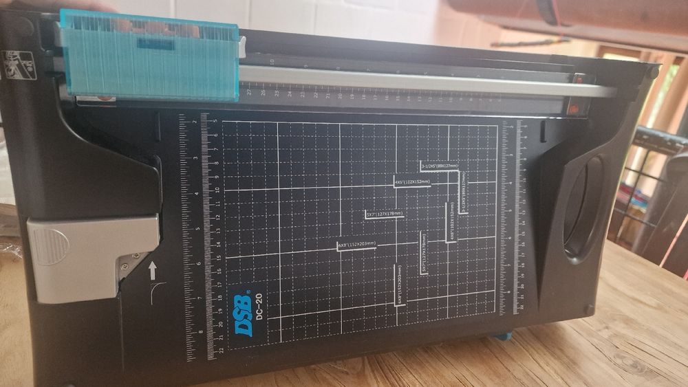 5 in 1 Papier schneider - paper cutter (Gebraucht) in für CHF 40 – mit ...