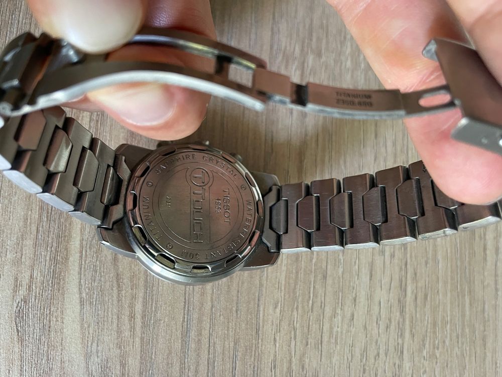 Tissot T-touch Titan - Saphire Glass mit Box & Papieren (Defekt) in ...