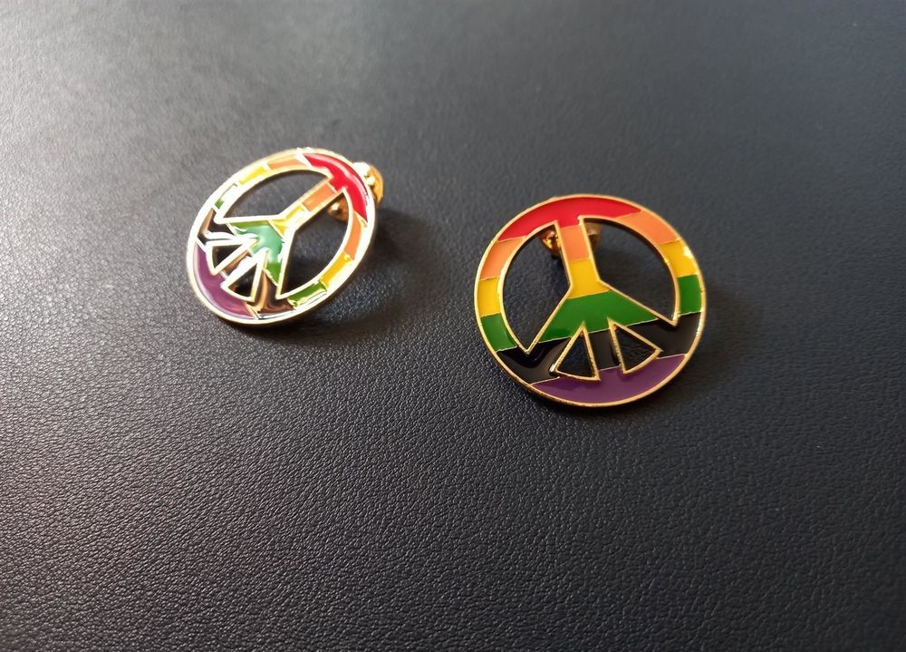 50x LGBT Pins Friedenssymbol / Pins LGBT Symbole de Paix | Kaufen auf ...