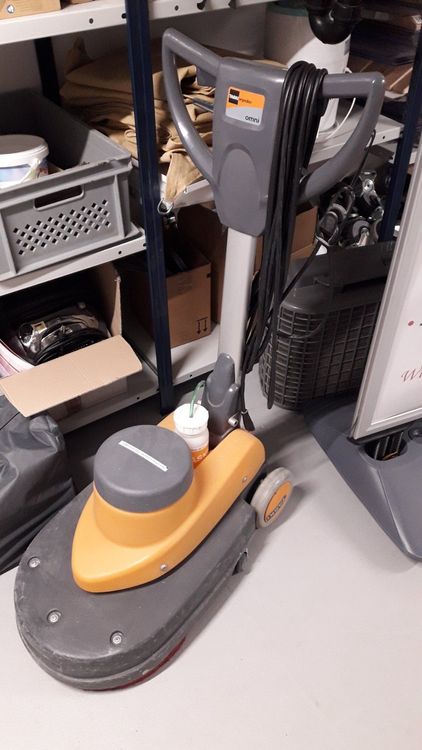 Taski OMNI Einscheiben Reinigungsmaschine (Gebraucht) in Thayngen für ...