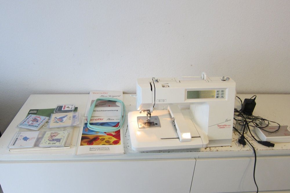 Bernina "Bernette Deco 500" Stickmaschin (Gebraucht) in Fahrweid für ...