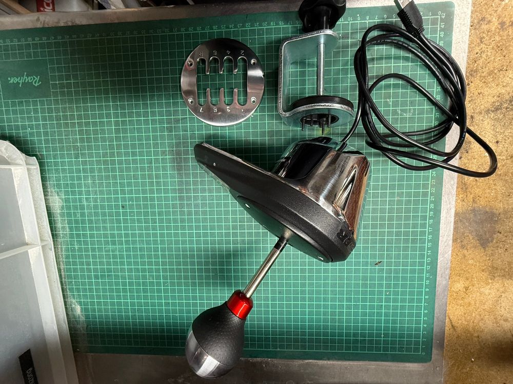 Thrustmaster Shifter TH8 RS ab 10 Stutz!! | Kaufen auf Ricardo