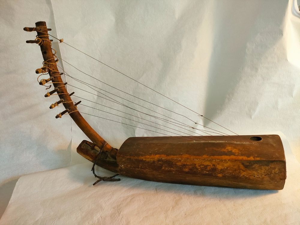 Cithare, instrument de musique du Gabon chez les Massengo | Kaufen auf ...