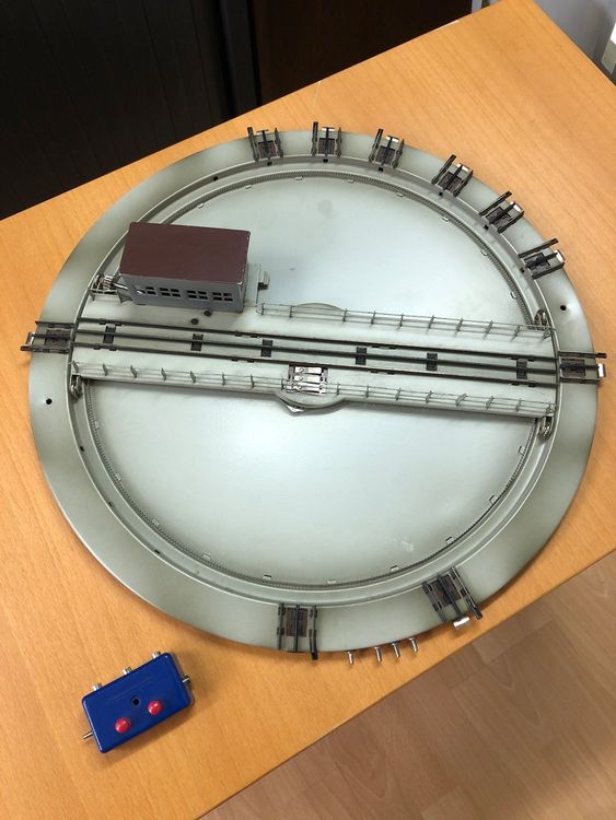 Märklin 7186, H0 elektrische Drehscheibe mit Stellpult (Gebraucht) in Hinwil für CHF 45 – mit ...