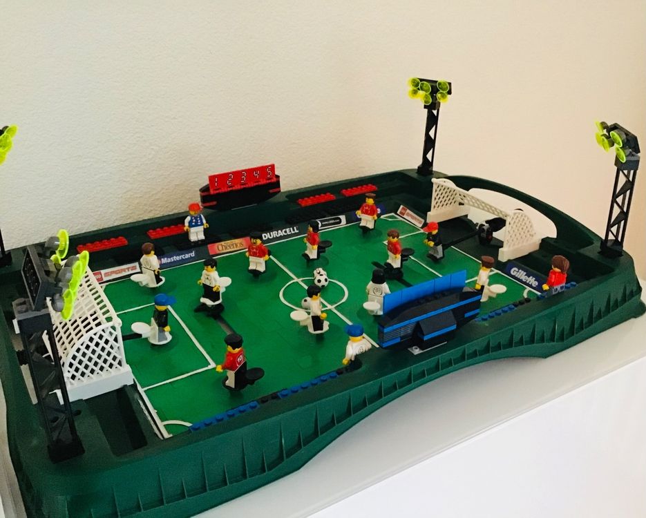 Lego 3569 grosse Fussball Arena (Gebraucht) in für CHF 92 – mit ...