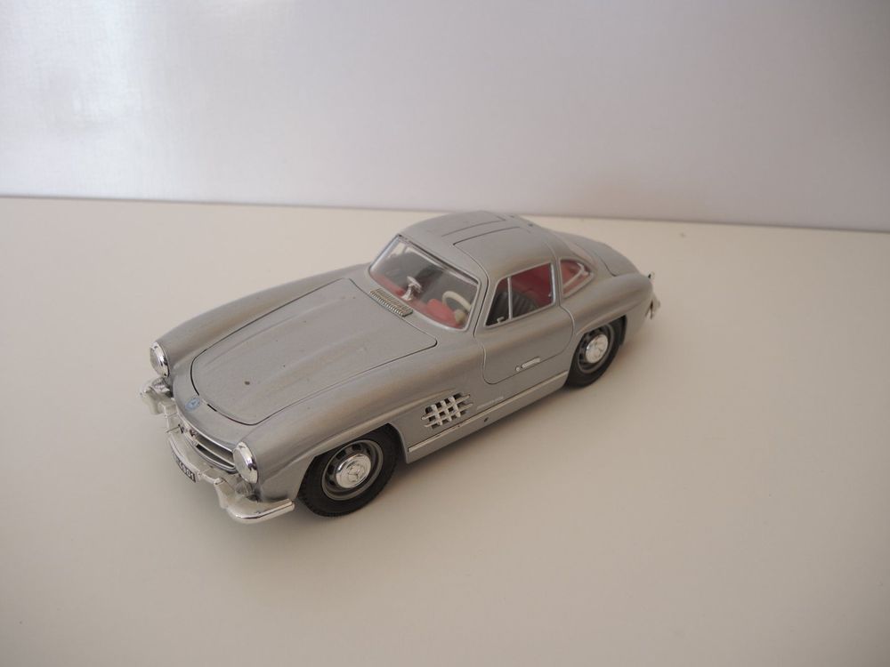 Mercedes-Benz 300SL burago 1/18 (Gebraucht) in Biberist für CHF 7 – mit ...