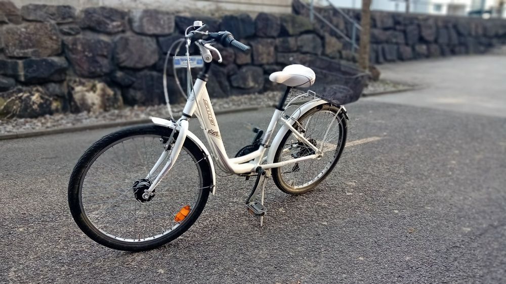 Stylish City Bike Venus Bicycle with Basket | Kaufen auf Ricardo