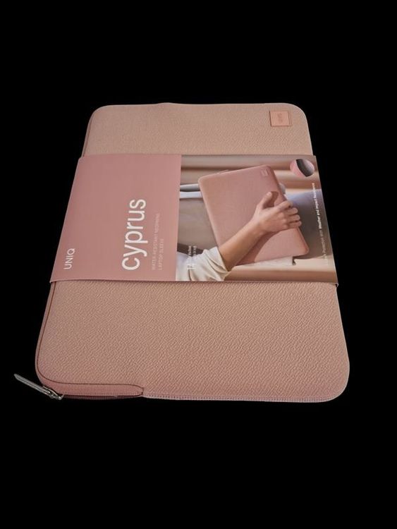 UNIQ Cyprus Laptop-Tasche (Neu (gemäss Beschreibung)) in Wangen b ...