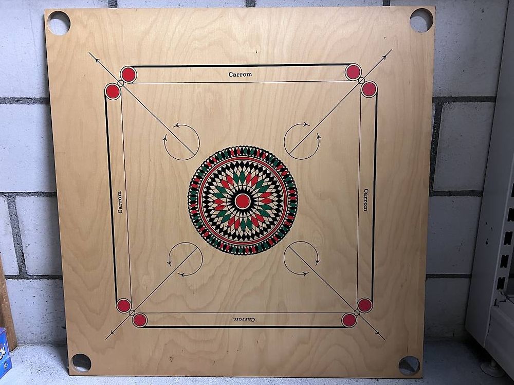 Charrom Spielbrett aus Holz (Gebraucht) in Hellbühl für CHF 35 – nur ...
