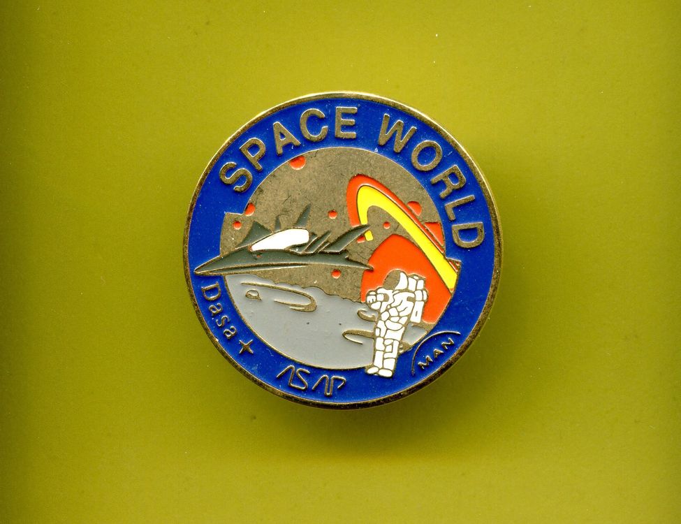 SPACE WORLD (Gebraucht) in Winterthur für CHF 1 – mit Lieferung auf Ricardo kaufen