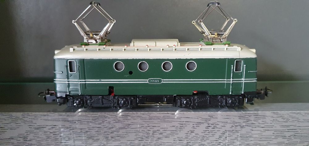 MÄRKLIN: SNCF E-LOK SEH 800 3012 GRÜN GUSSLOK (Gebraucht) in Biglen für ...