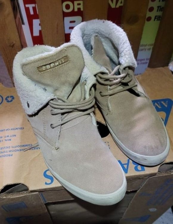 Chaussures fourrées (D'occasion) à Bôle pour CHF 5 – avec livraison ...