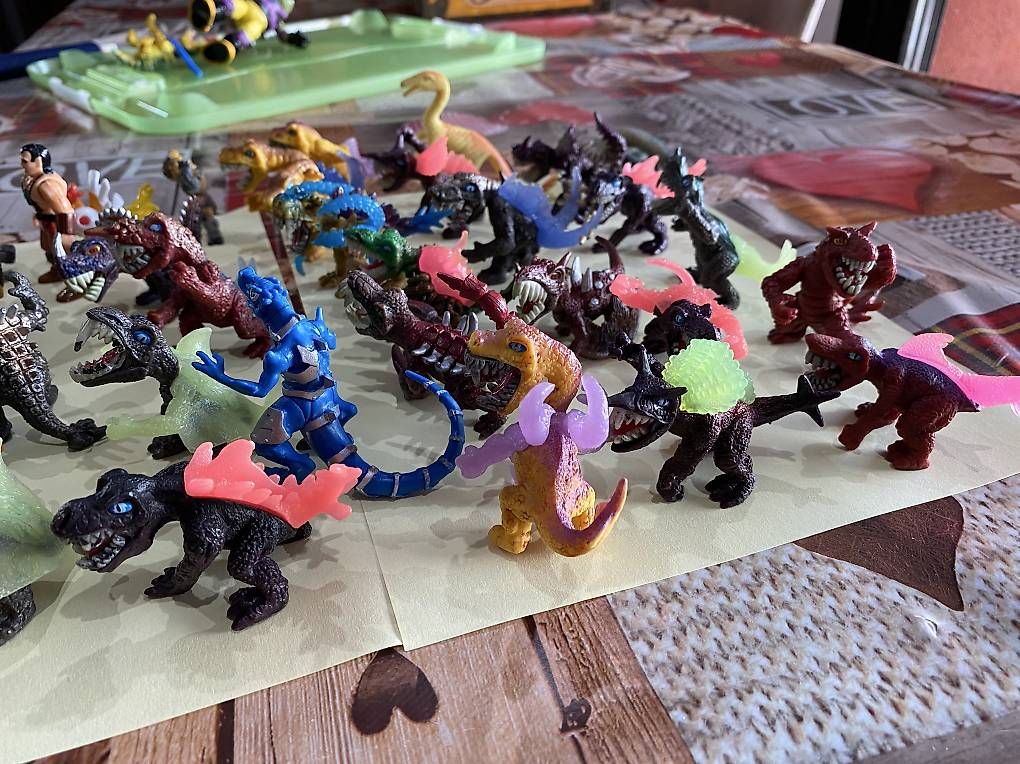 Piccoli mostri - collezione mini figure (Usato) a Castel San Pietro per ...