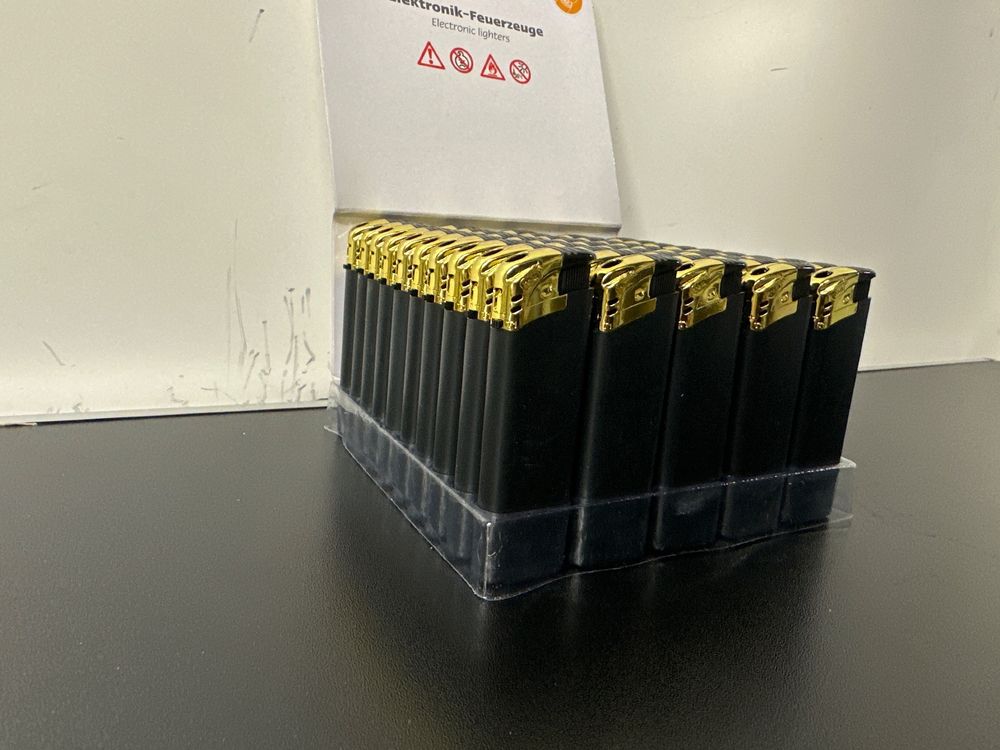 Neu Display Feuerzeug schwarz/ gold (50x) | Kaufen auf Ricardo