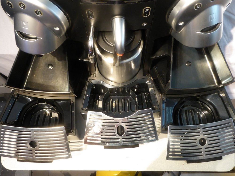 NESPRESSO GEMINI CS220 CS223 PRO TYP 734 (Gebraucht) in Safenwil für ...