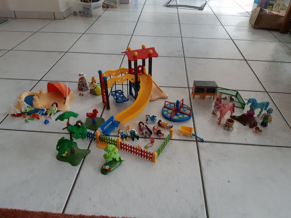 Playmobile Kinderspielplatz und verschiedenen Figuren. | Kaufen auf Ricardo