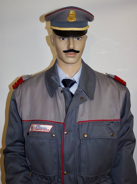 Police Suisse uniforme police de Lausanne (Gebraucht) in Lausanne für ...