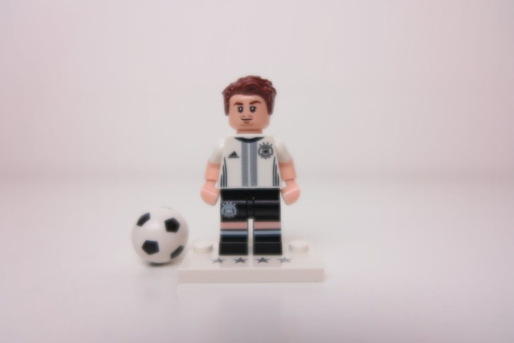 LEGO Minifigur CMF DFB Mario Götze (Neu (gemäss Beschreibung)) in ...