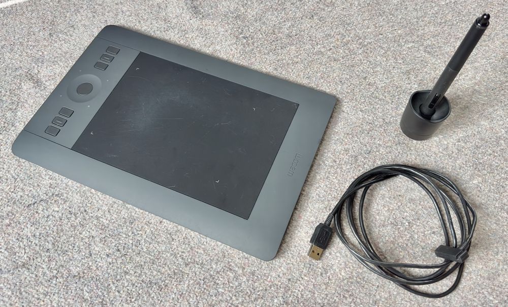 Wacom Intuos Pro small Pen Tablet PTH-451 | Kaufen auf Ricardo