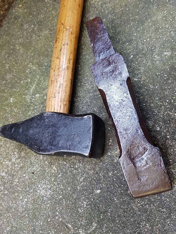 Alter Dengelamboss + Hammer (Gebraucht) in Burgdorf für CHF 77 – mit Lieferung auf Ricardo kaufen