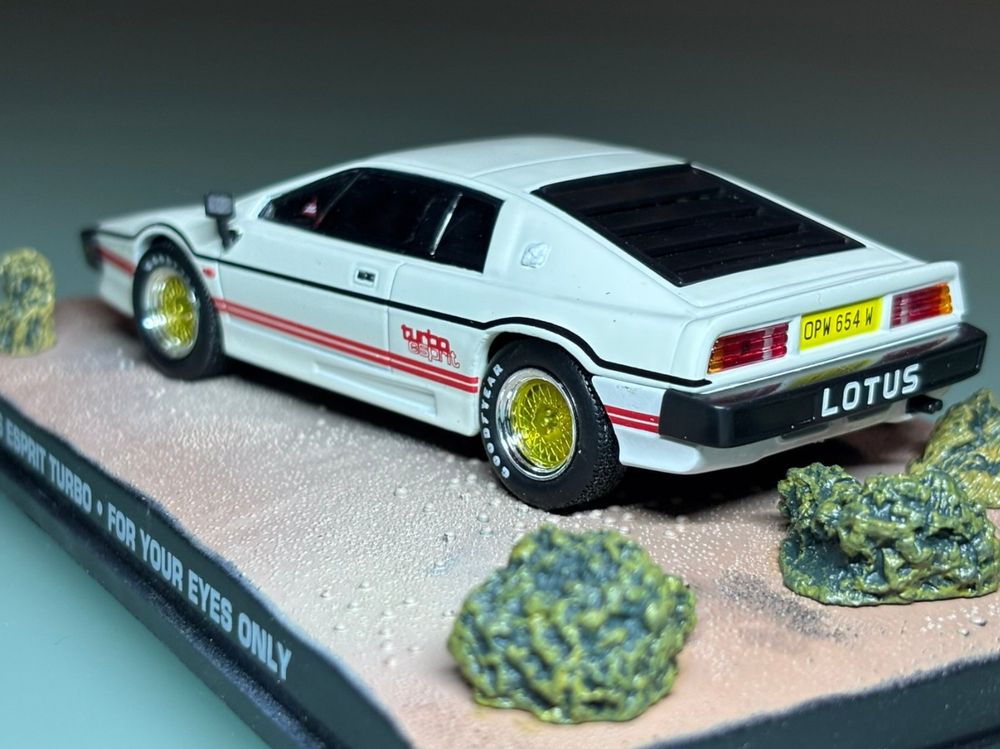 BOND 007 * LOTUS ESPRIT Turbo * 1:43 (Neu und originalverpackt) in SION ...