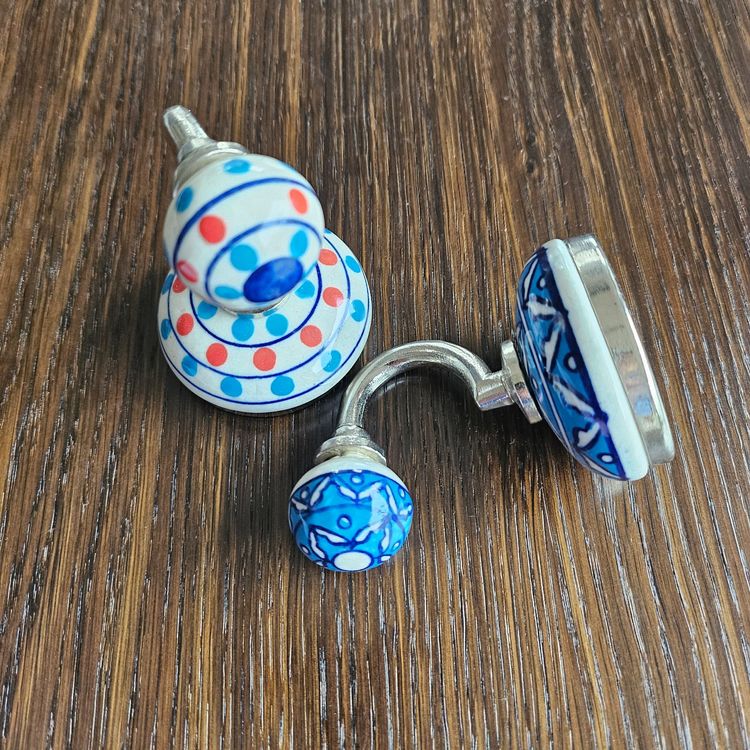 2 schöne Keramik-Haken (Neu (gemäss Beschreibung)) in binningen für CHF 10 – mit Lieferung auf ...