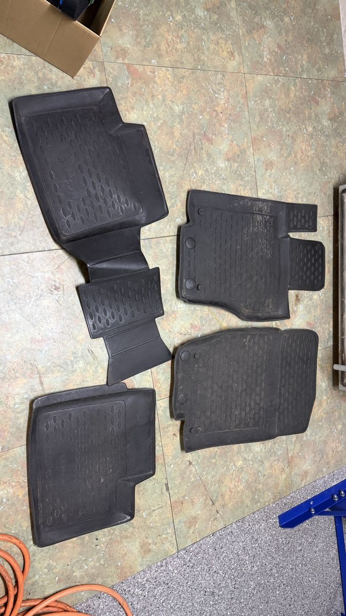 Mercedes ML W164 Gummimatten wintertauglich komplettset (Gebraucht) in ...