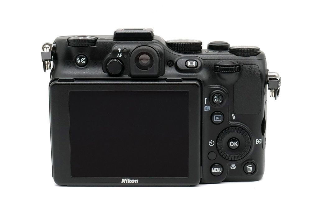 Nikon COOLPIX P7100 10.1MP Digitalkamera, 7.1x opt. Zoom, VR (Gebraucht ...