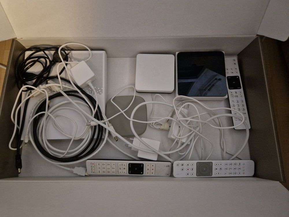 Swisscom-Set: WLAN & TV-Box (Gebraucht) in Oberentfelden für CHF 1 ...