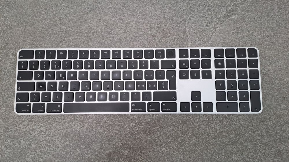 Apple Magic Keyboard mit Touch ID und Ziffernblock A2520 (Gebraucht) in ...