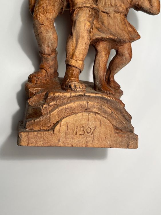Antik: In Holz geschnitzter Wilhelm Tell mit Walter signiert (Gebraucht ...