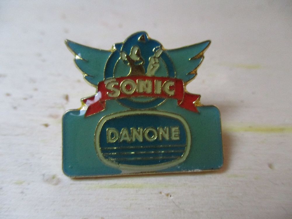 Sega Sonic Danone Pin (Neu (gemäss Beschreibung)) in Felsberg für CHF 2 ...