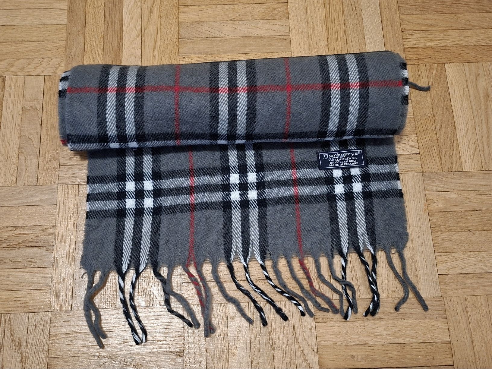 Écharpe Burberry (D'occasion) à Plan-les-Ouates pour CHF 45 – avec ...