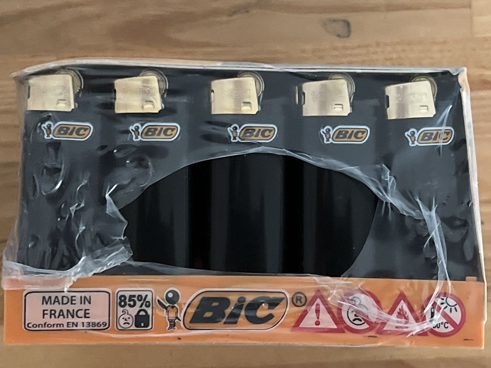 50 BIC Feuerzeuge Schwarz Mini neu & originalverpackt (Neu und ...