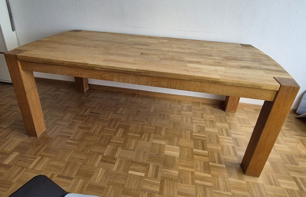 Massiver Holztisch, ausziehbar, Eiche (Gebraucht) in Regensdorf für CHF 150 – nur Abholung auf ...