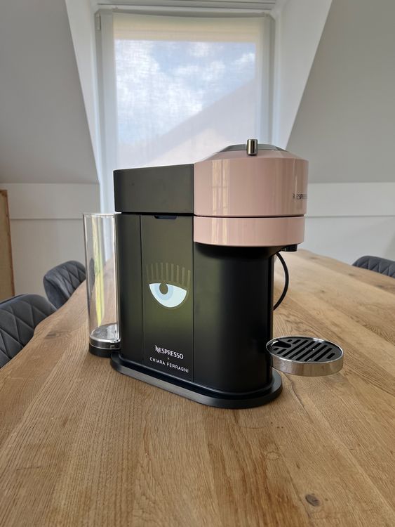 Nespresso x Chiara Ferragni Kaffeemaschine Vertuo Next | Kaufen auf Ricardo