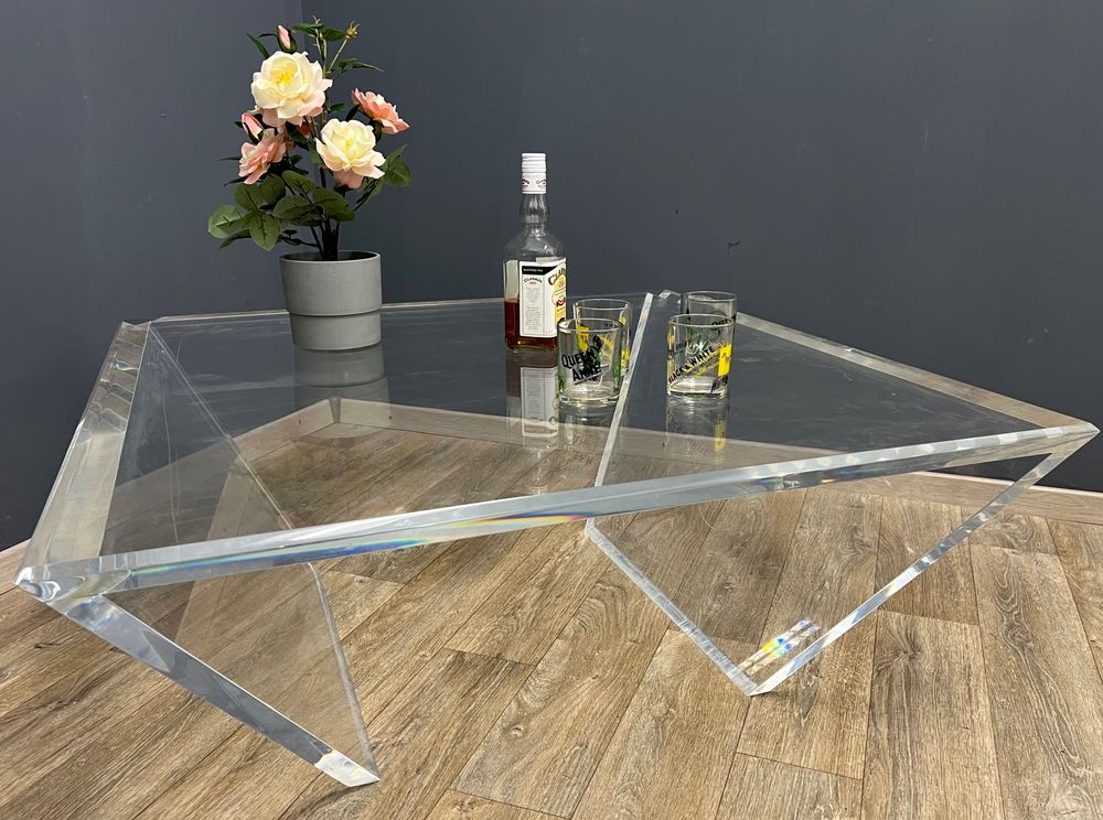 Grosser Vintage Plexiglas Design Couchtisch Salontisch (Gebraucht) in ...