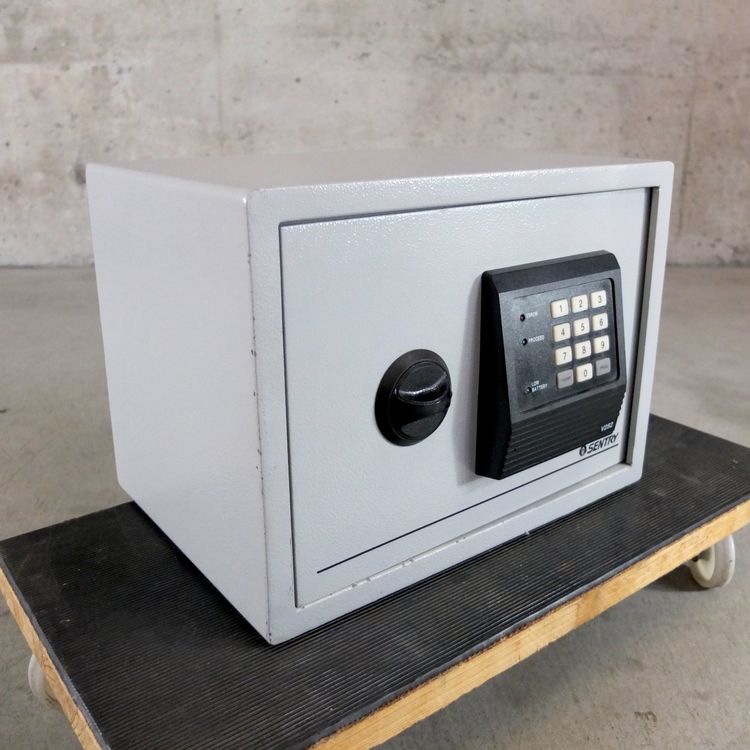 Sentry V252 Tresor (Gebraucht) in Basel für CHF 50 – mit Lieferung auf ...