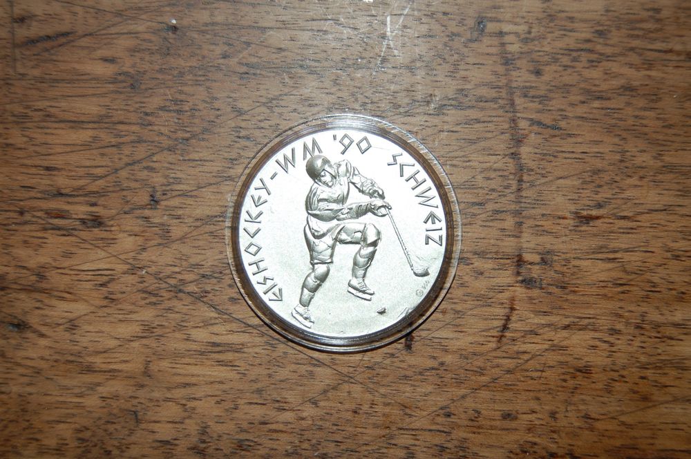 Hans Erni Medaillen Eishockey WM Schweiz 1990 Silber (Neu (gemäss Beschreibung)) in Mendrisio ...